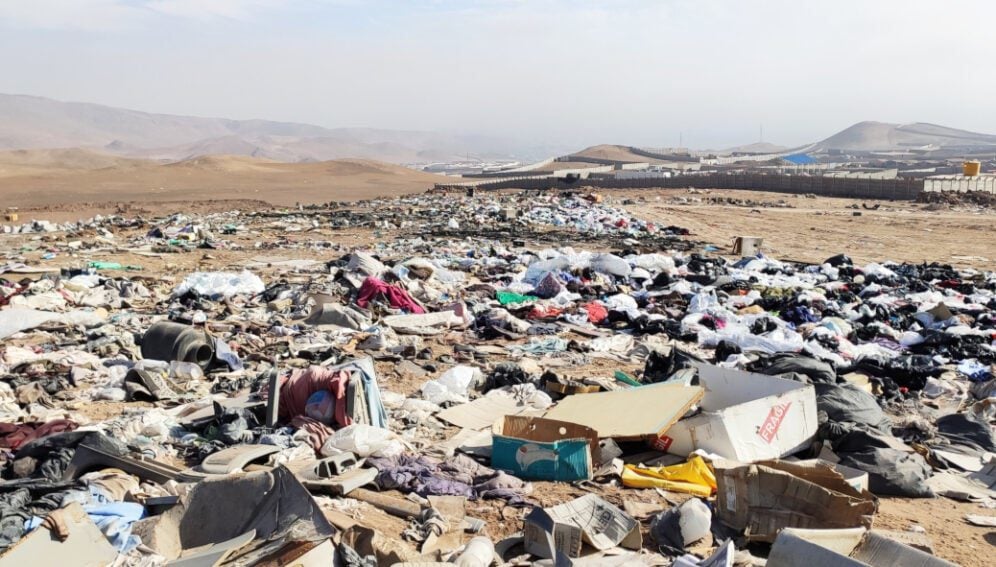 Cementerios de ropa: el costo de la fast fashion en América Latina ...